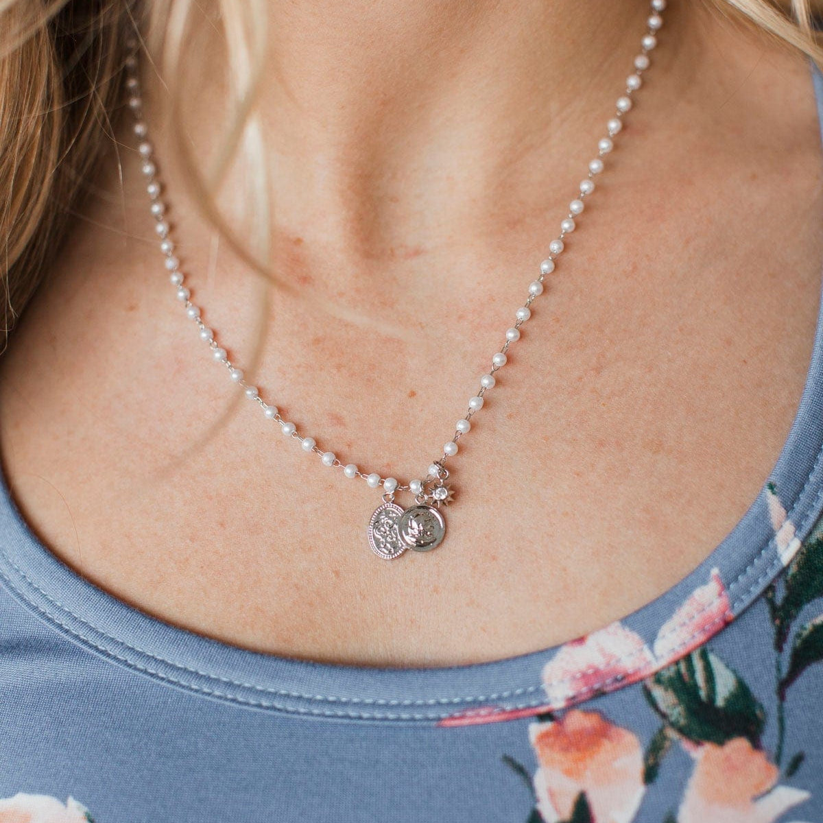 Fan Favorite Pearl Chain Pendant Necklace- Silver – The Pulse Boutique