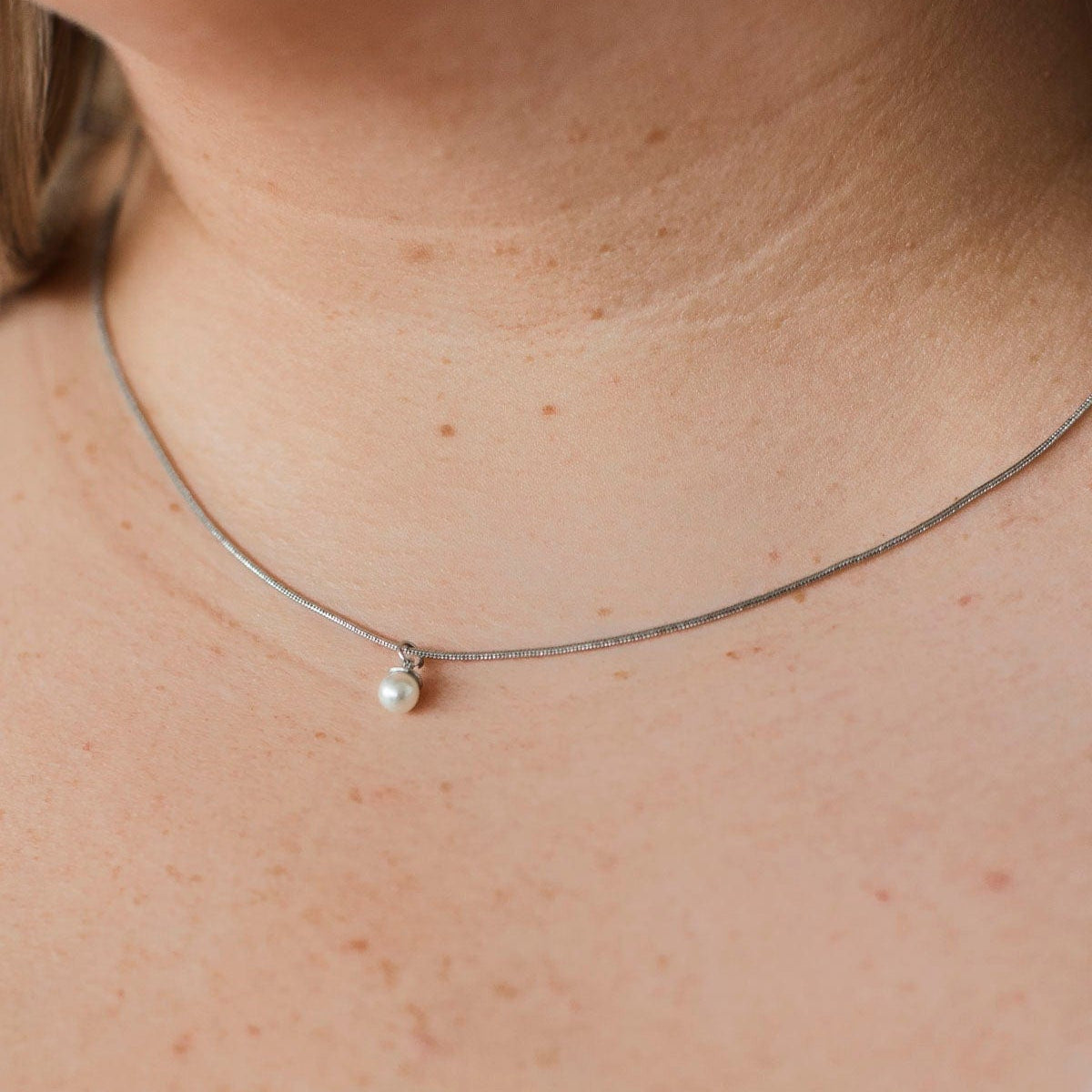 Absolutely Stunning Pearl Necklace- Silver – The Pulse Boutique