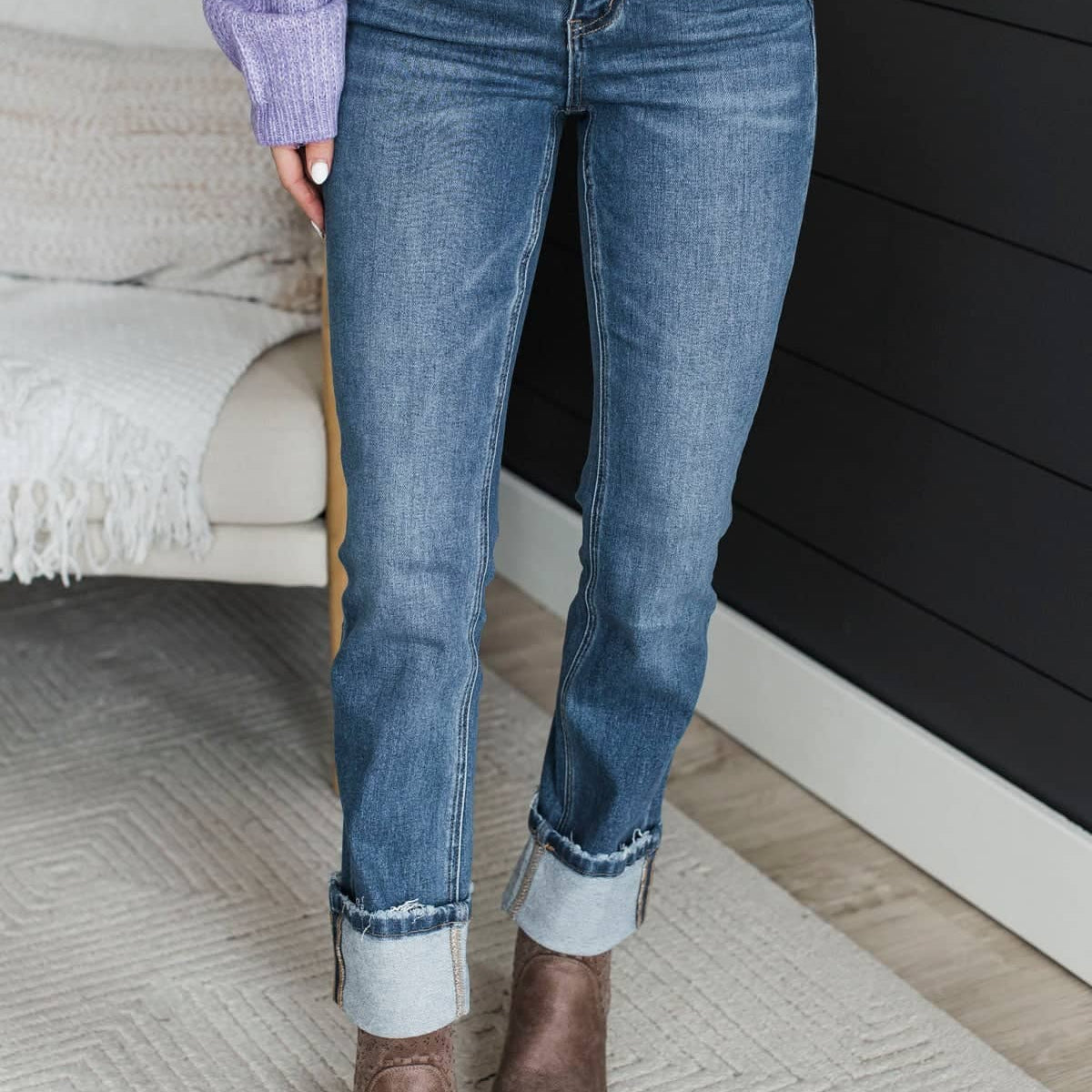 Vervet Slim Straight Jeans- Dallas Wash – The Pulse Boutique