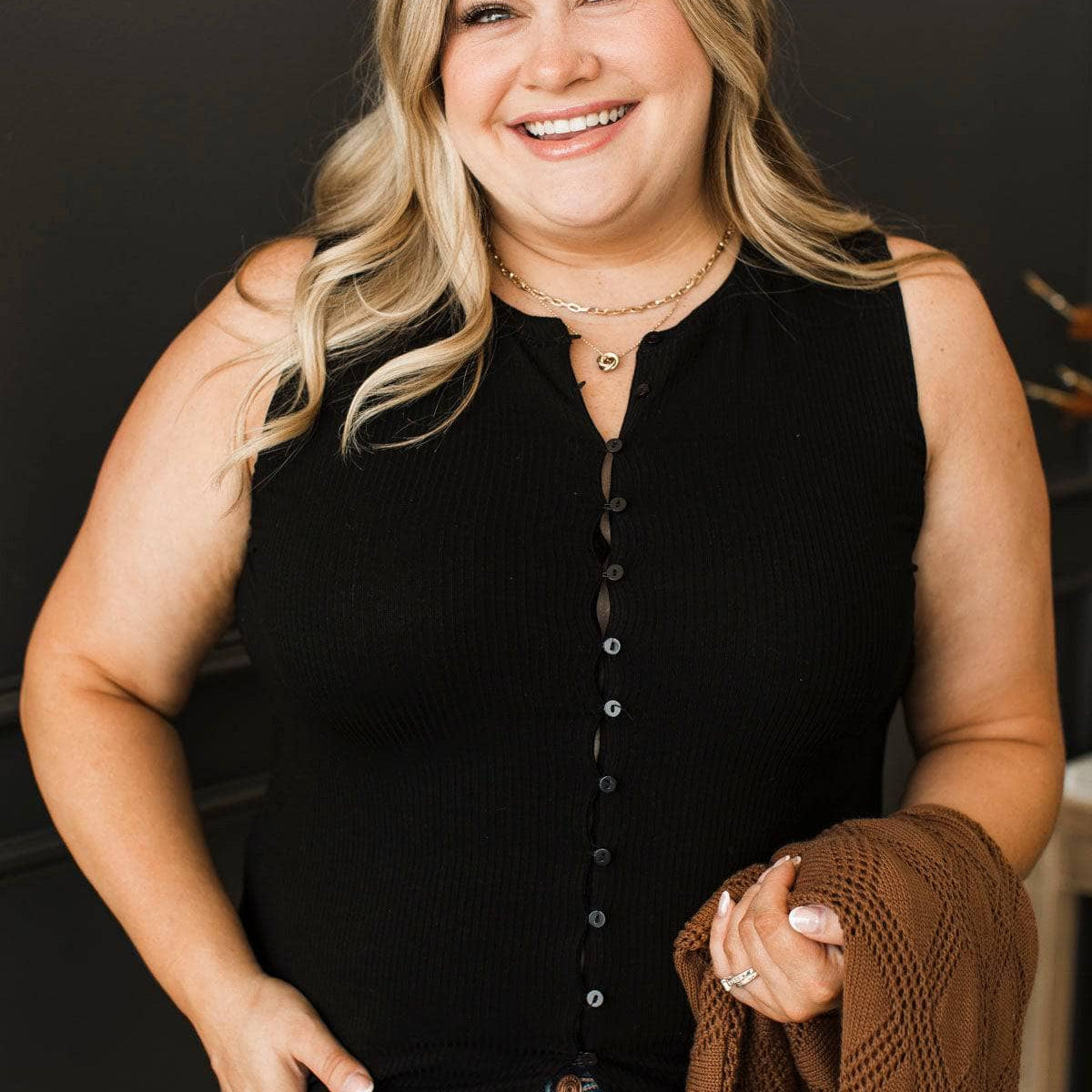 Truthfully In Love Ribbed Button Tank Top- Black – The Pulse Boutique