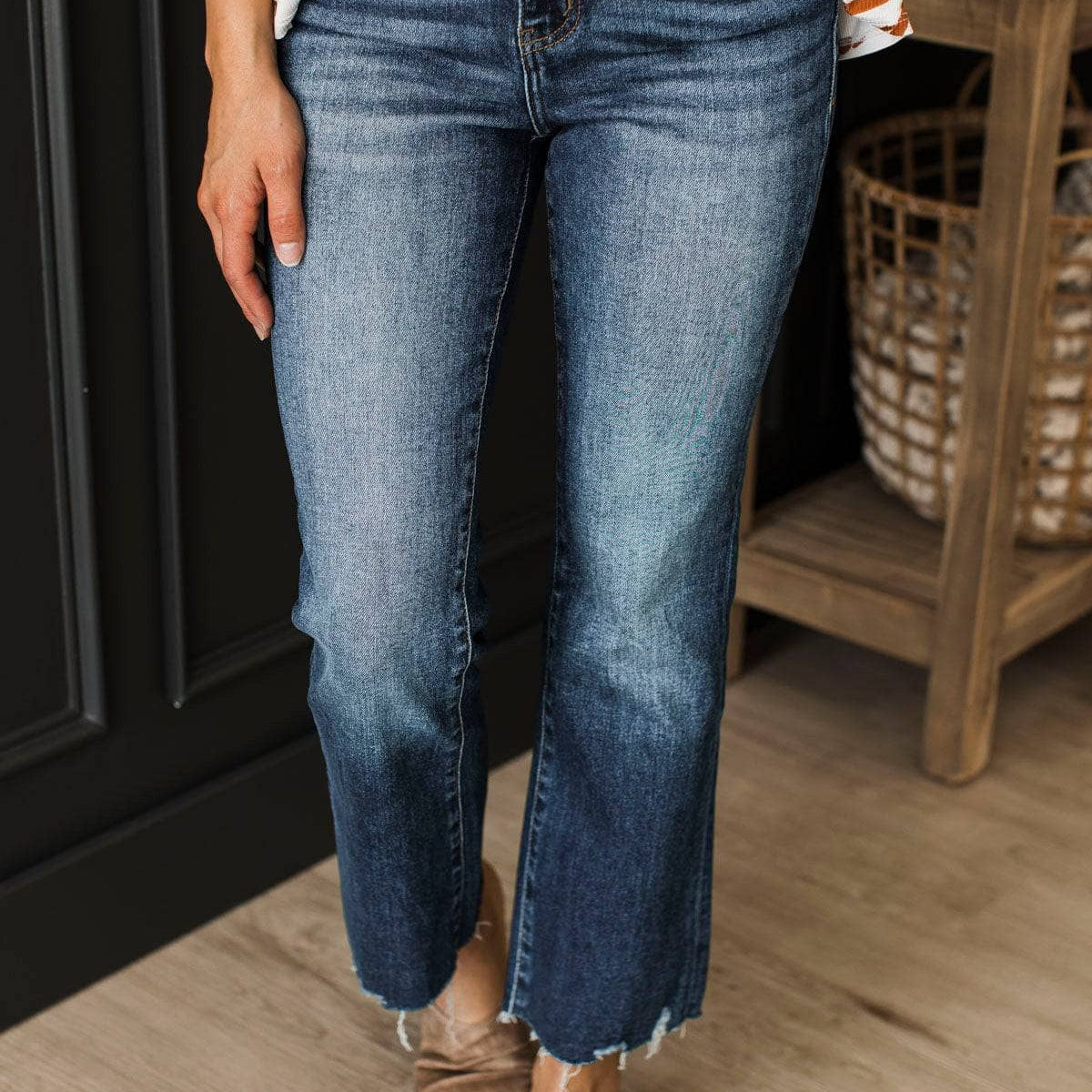 Vervet Cropped Bootcut Jeans- Gail Wash – The Pulse Boutique