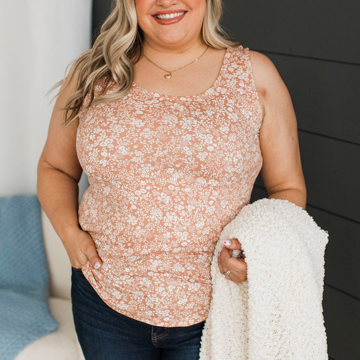 So Much To See Floral Tank Top- Dusty Peach – The Pulse Boutique