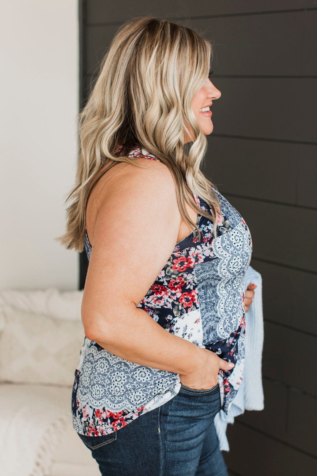 Eye-Catching Elegance Floral Tank Top- Navy & Ivory – The Pulse Boutique