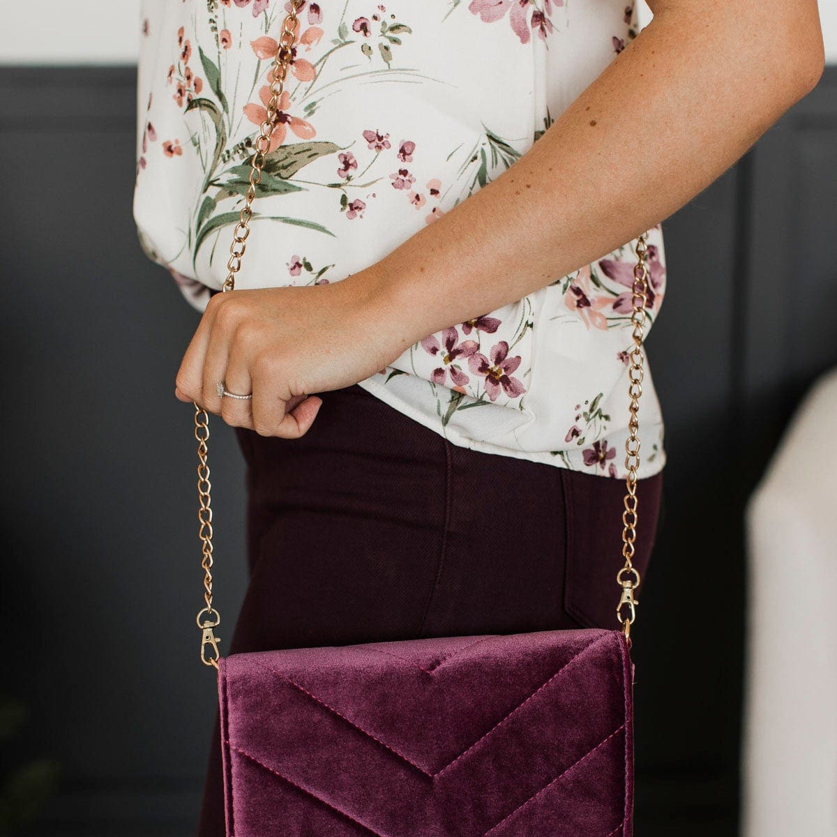 Very Demure Velvet Crossbody Purse- Mauve – The Pulse Boutique