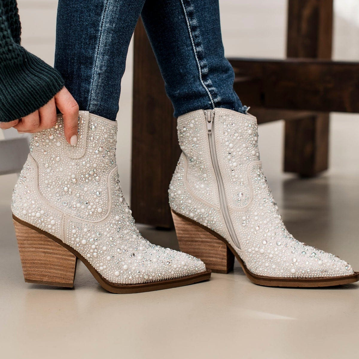 Very G Kady Pearl Boots- Silver – The Pulse Boutique