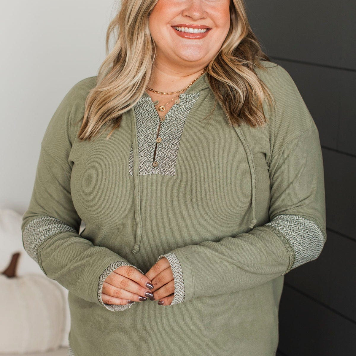 En Route Lightweight Hooded Top- Olive – The Pulse Boutique