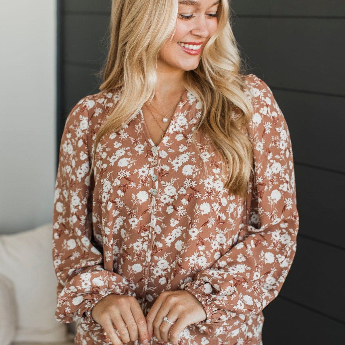 You Know Me Floral Blouse- Clay – The Pulse Boutique