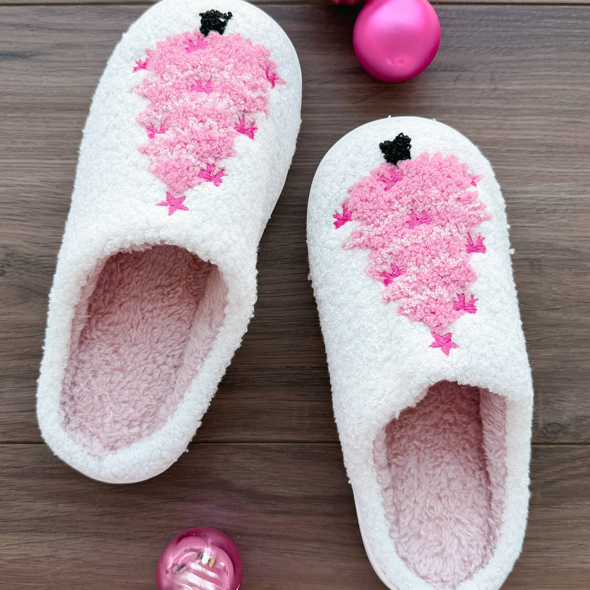 Cozy Christmas Tree Slippers- Ivory & Pink – The Pulse Boutique