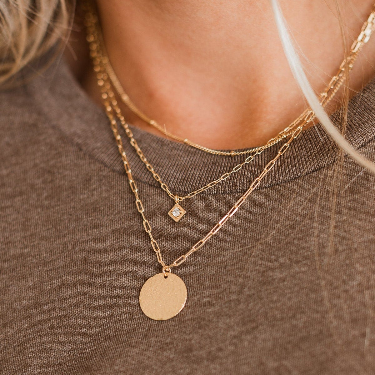 Clearly Chic 3-Tier Necklace- Gold – The Pulse Boutique