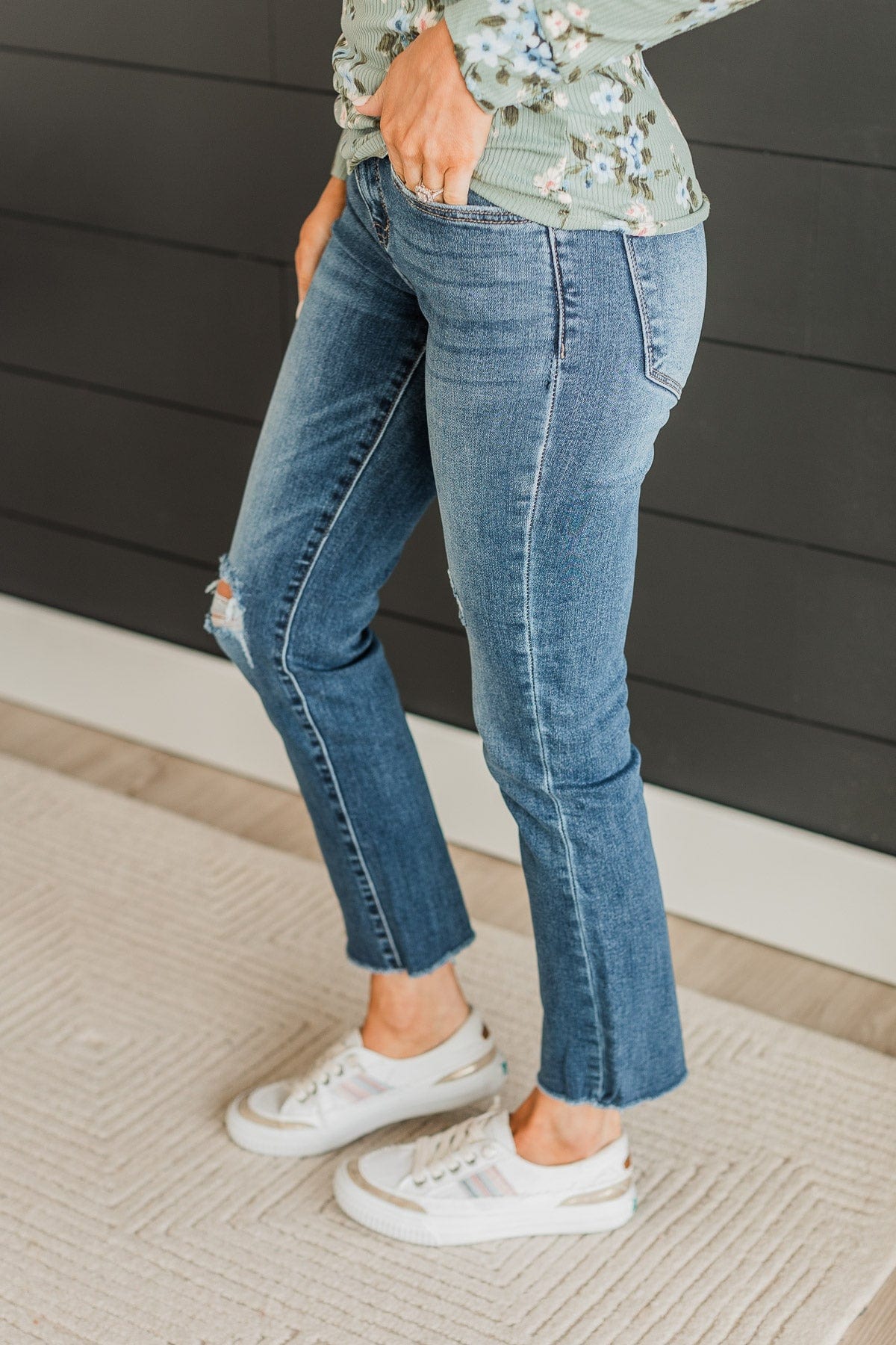 Vervet Stretch Straight Jeans- Gretchen Wash – The Pulse Boutique