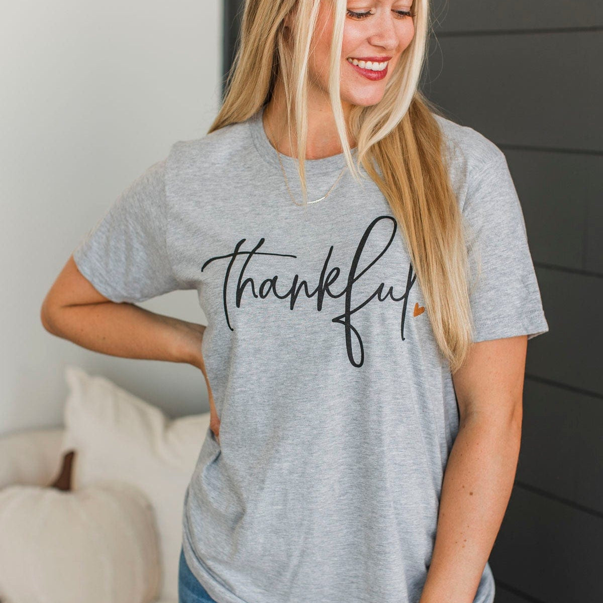 "Thankful" Cursive Graphic Tee- Heather Grey – The Pulse Boutique
