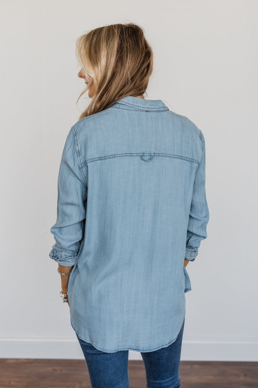 The Ultimate Chambray Top- Light Wash – The Pulse Boutique