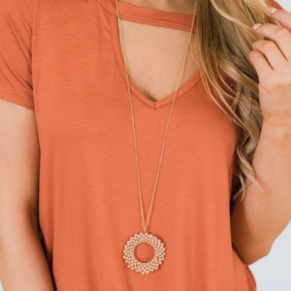 Beaded Round Pendant Necklace- Gold – The Pulse Boutique