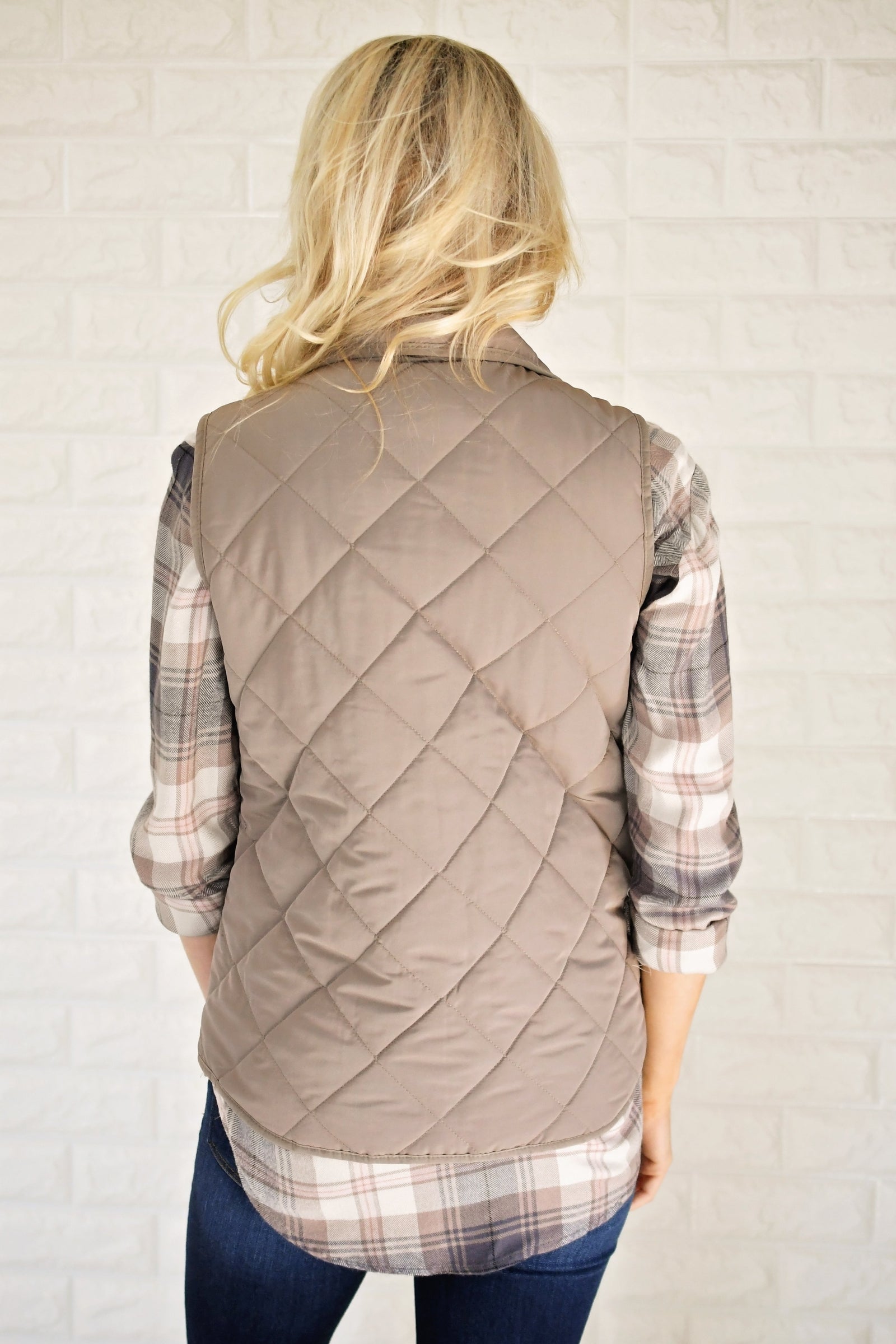 Tan Quilted Vest – The Pulse Boutique