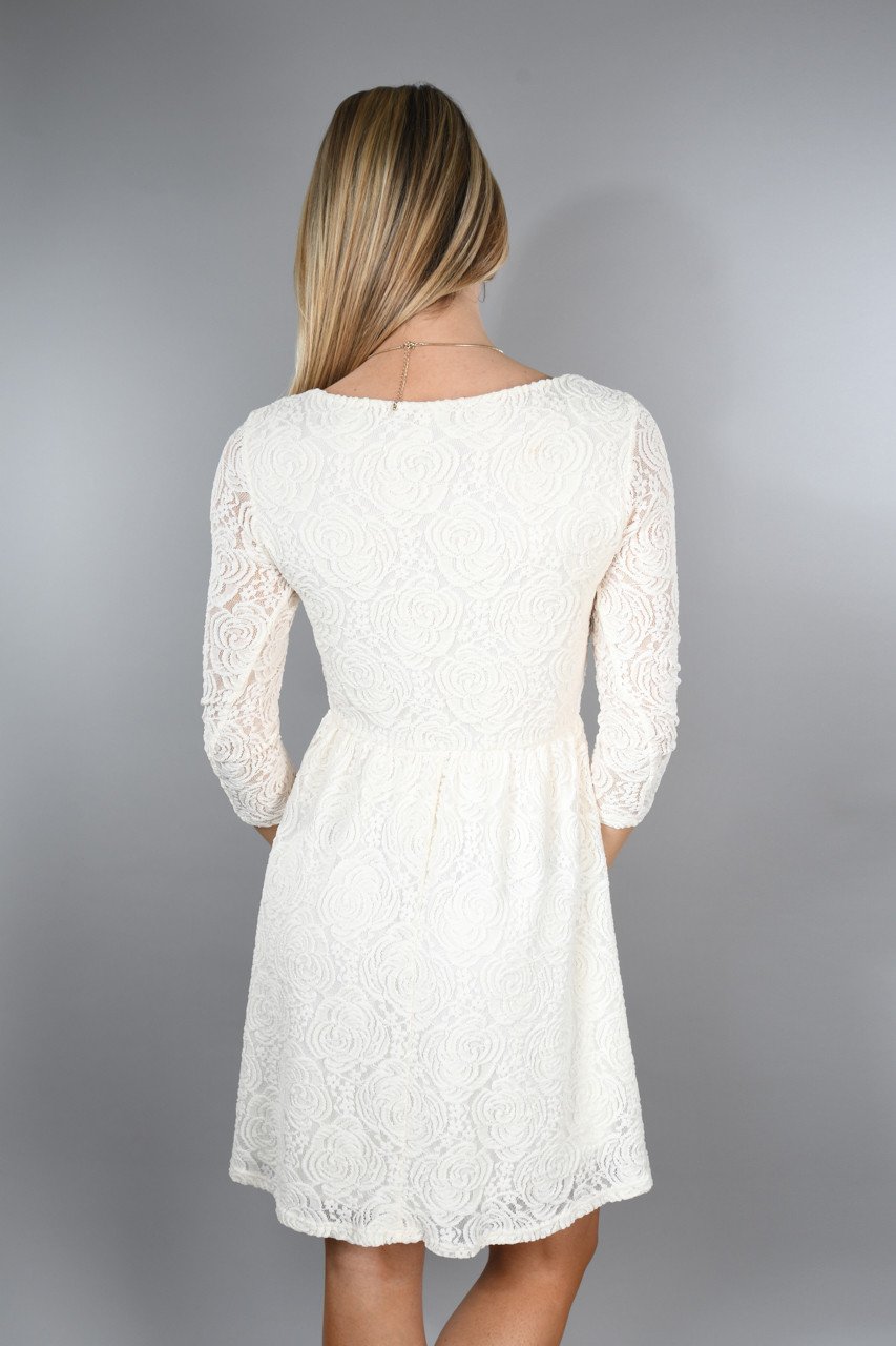 Cream Lace Dress – The Pulse Boutique