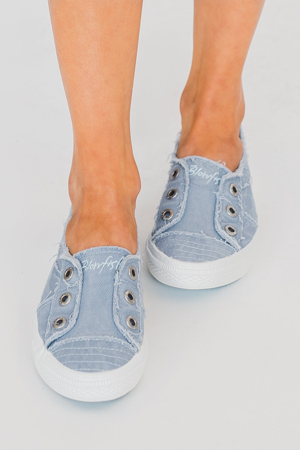 Blowfish Aussie Sneakers- Baby Blue Smoked – The Pulse Boutique