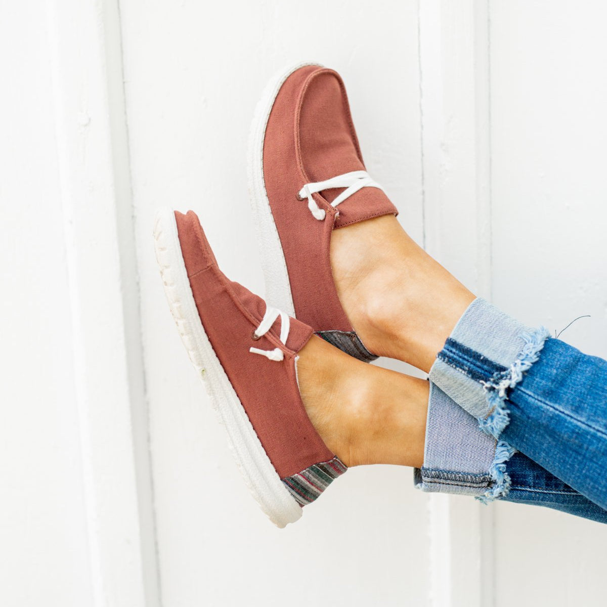 Gypsy Jazz Poppy Sneakers- Rust – The Pulse Boutique