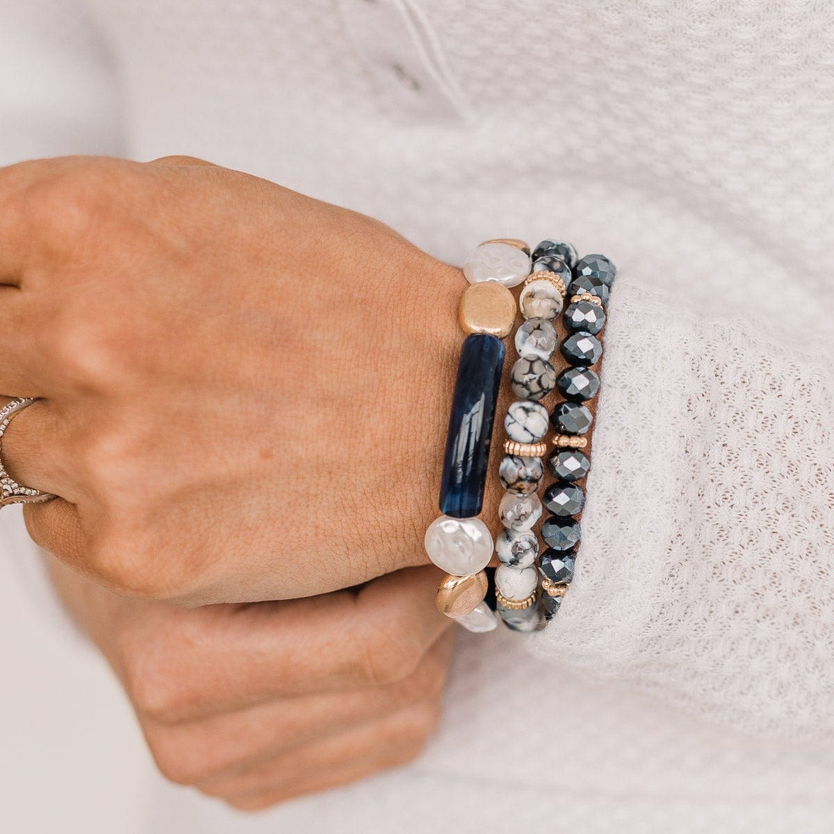 Think About It Beaded Bracelet Set- Navy – The Pulse Boutique