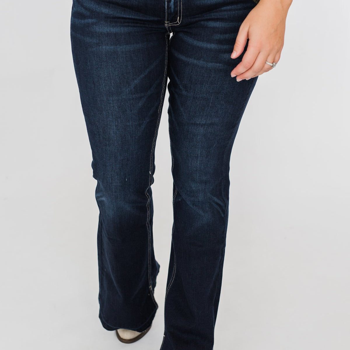 KanCan Non-Distressed Flare Jeans- Felicity Wash – The Pulse Boutique